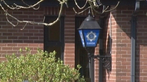 Man posing as Garda steals life savings