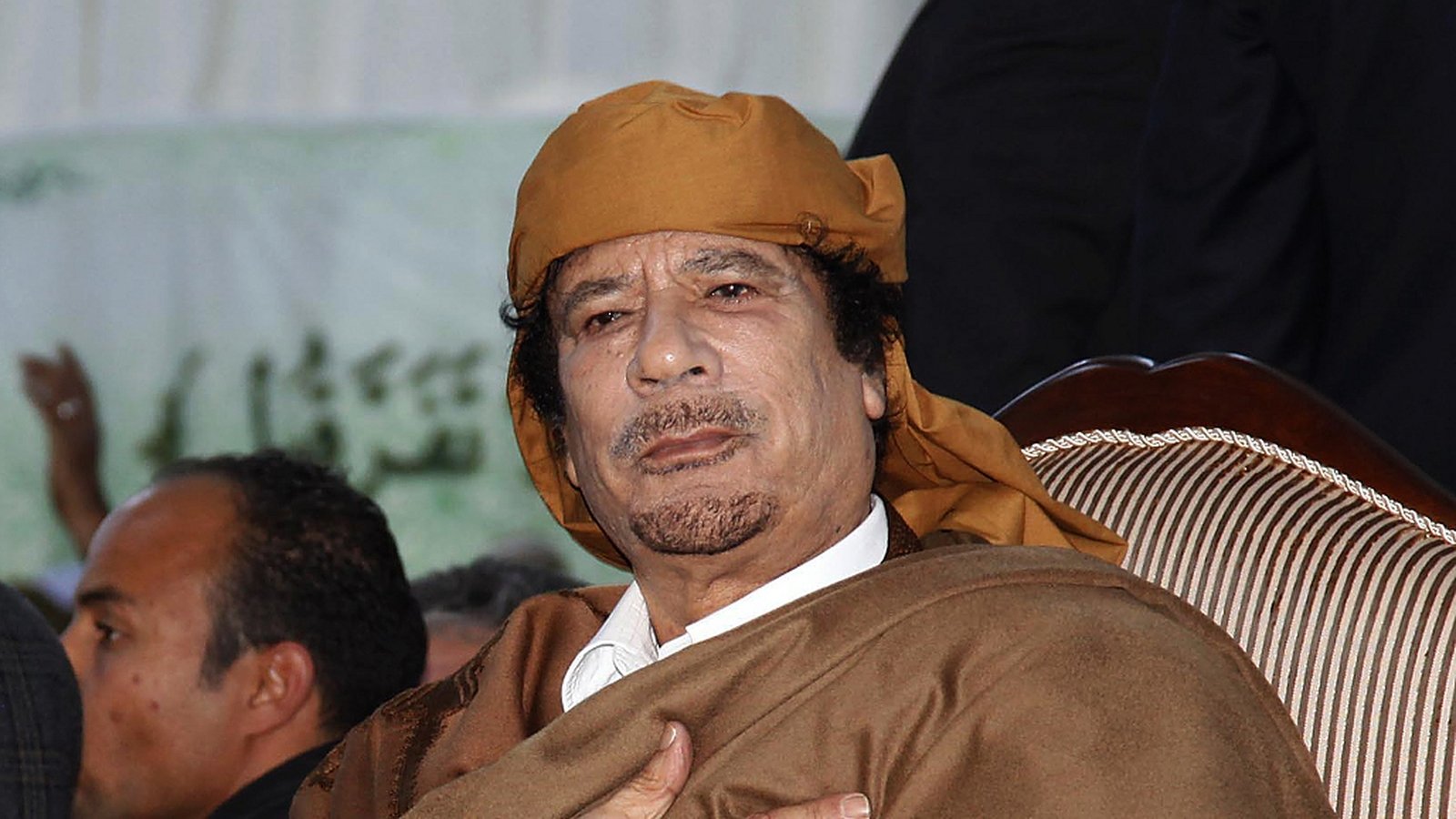 Pressure mounts on Gaddafi regime in Libya