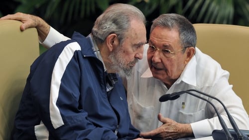 Fidel Castro makes rare public appearance