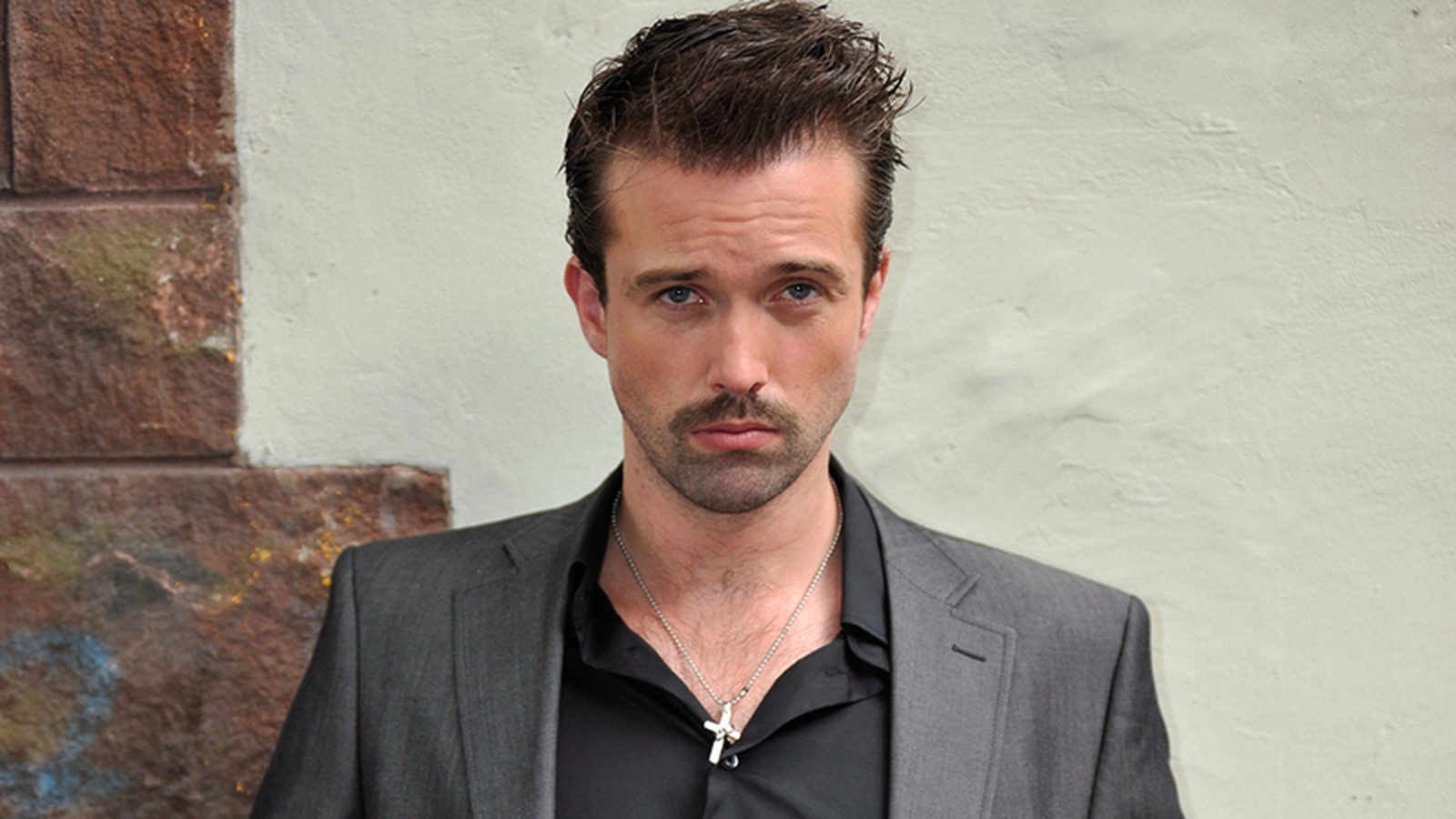 Irish actor Scanlan wins UK soap award