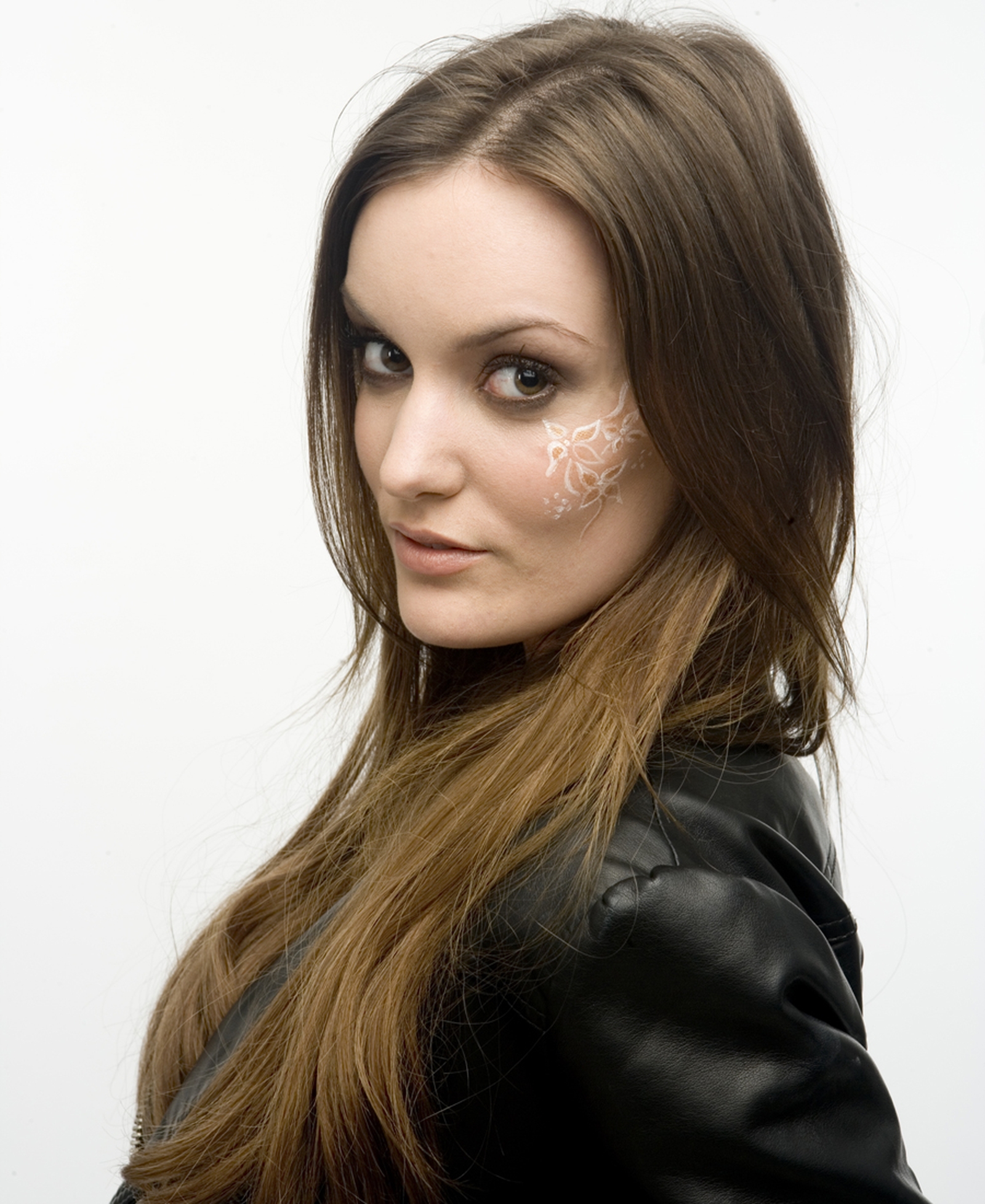 MAC Make-up Artist Lesley Keane’s Festival Beauty