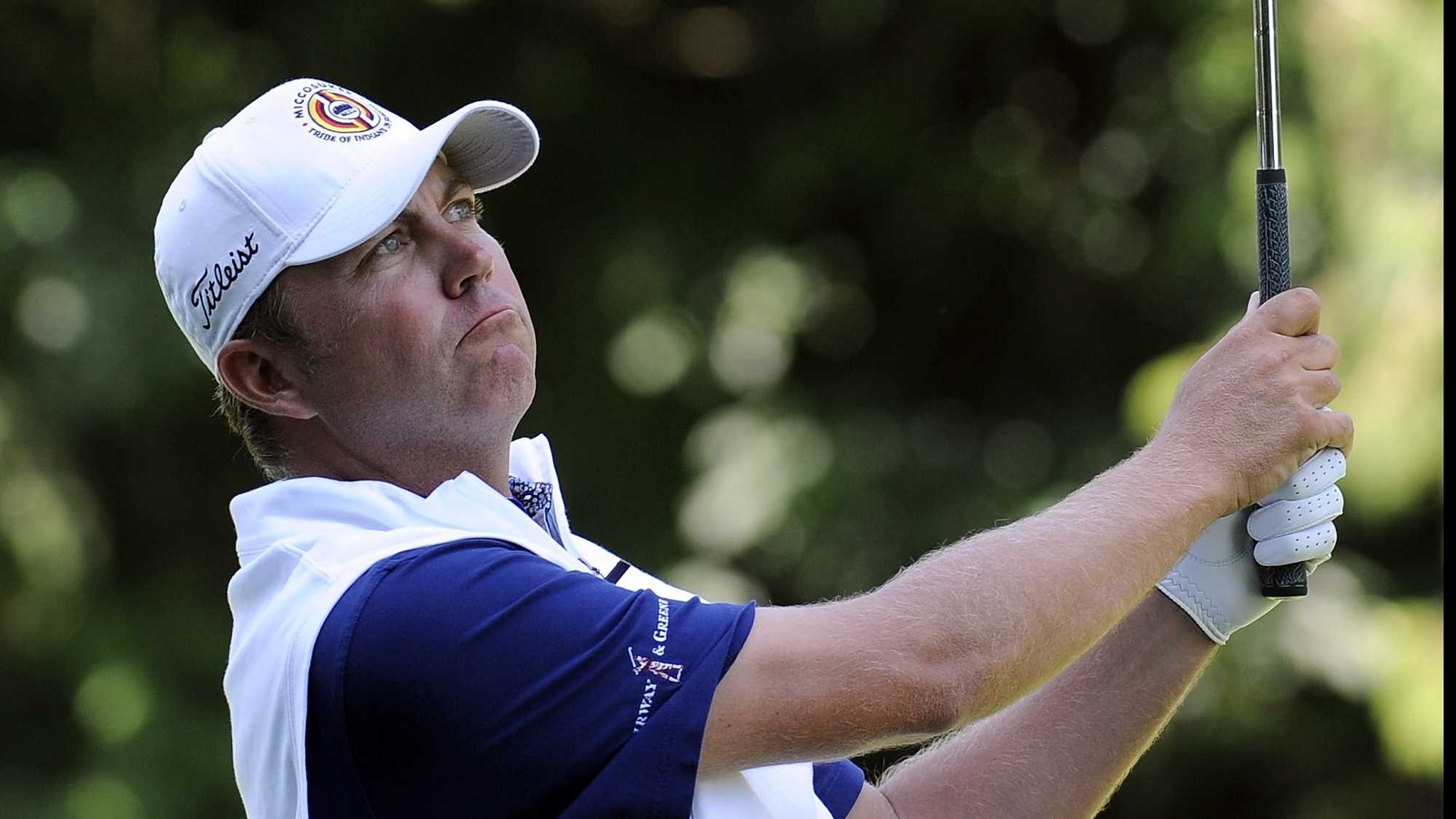 Van Pelt shoots back nine 29 to lead