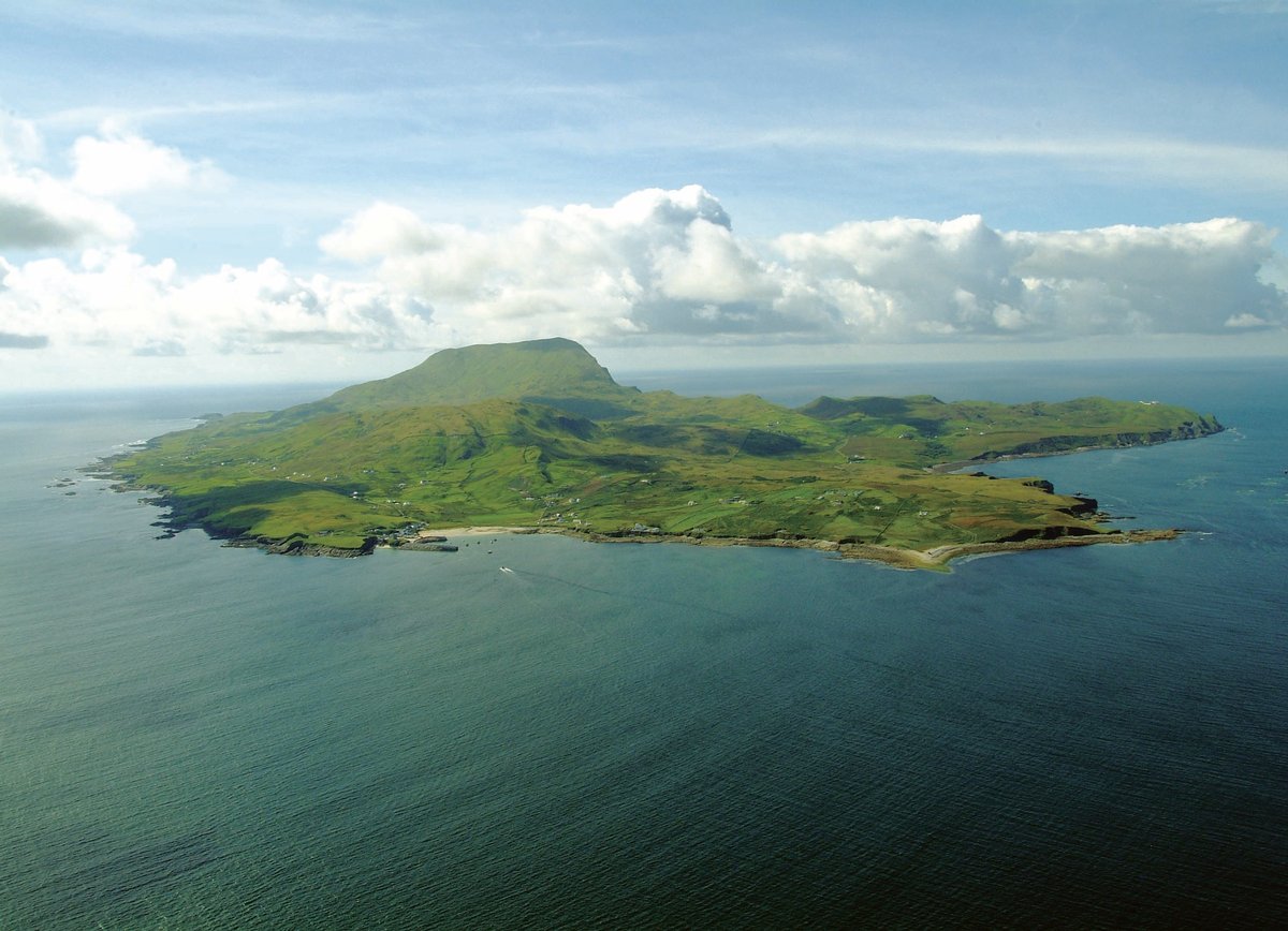 Mike McCartney sets-off on his voyage around Ireland's off-shore ...