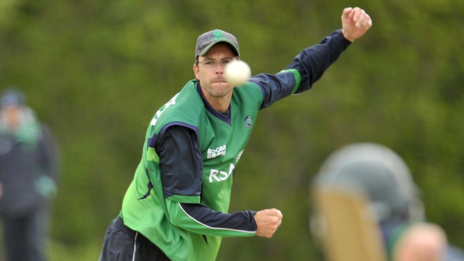 Irish bowler van der Merwe announces retirement