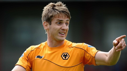 Doyle signs new contract at Wolves