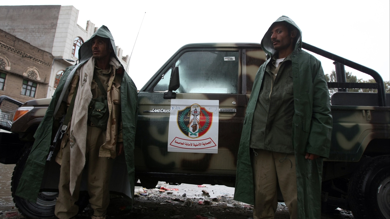 33 killed in military camp attack in Yemen