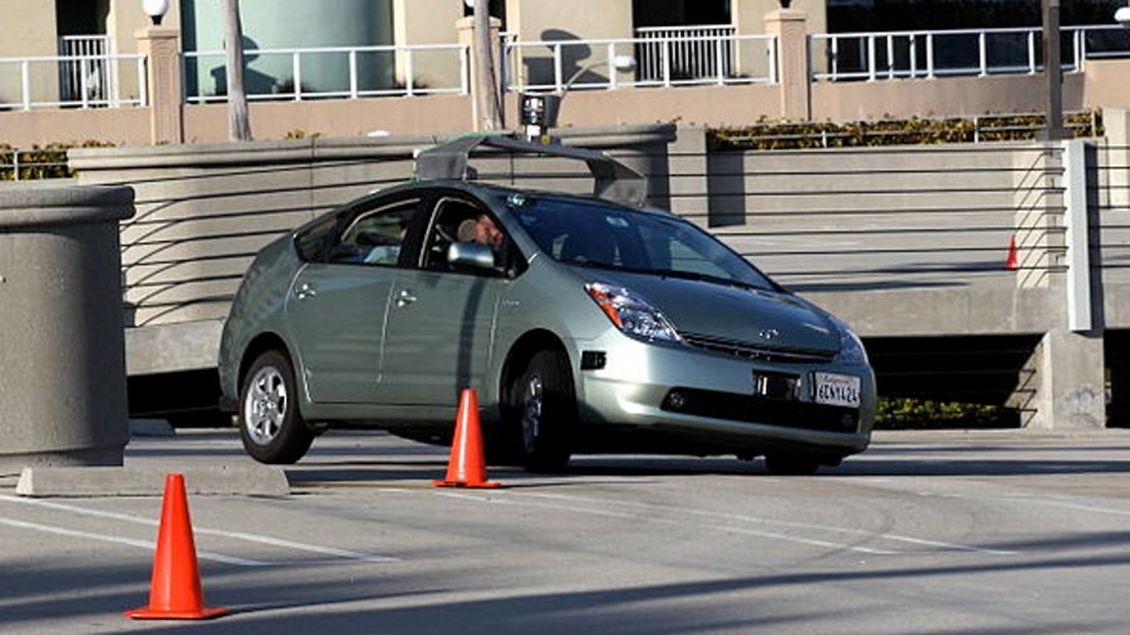 Driverless cars reveal ethical dilemma - study