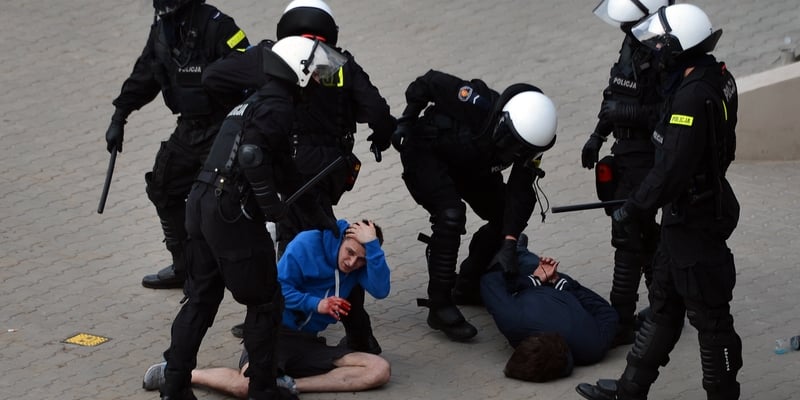 Police make over 100 arrests in Warsaw