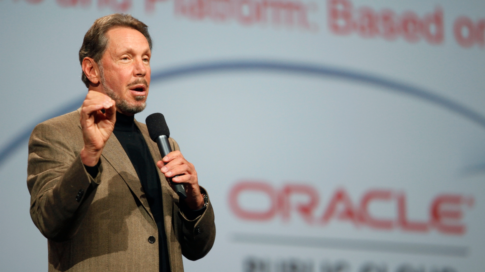 Oracle chief buys Hawaiian island