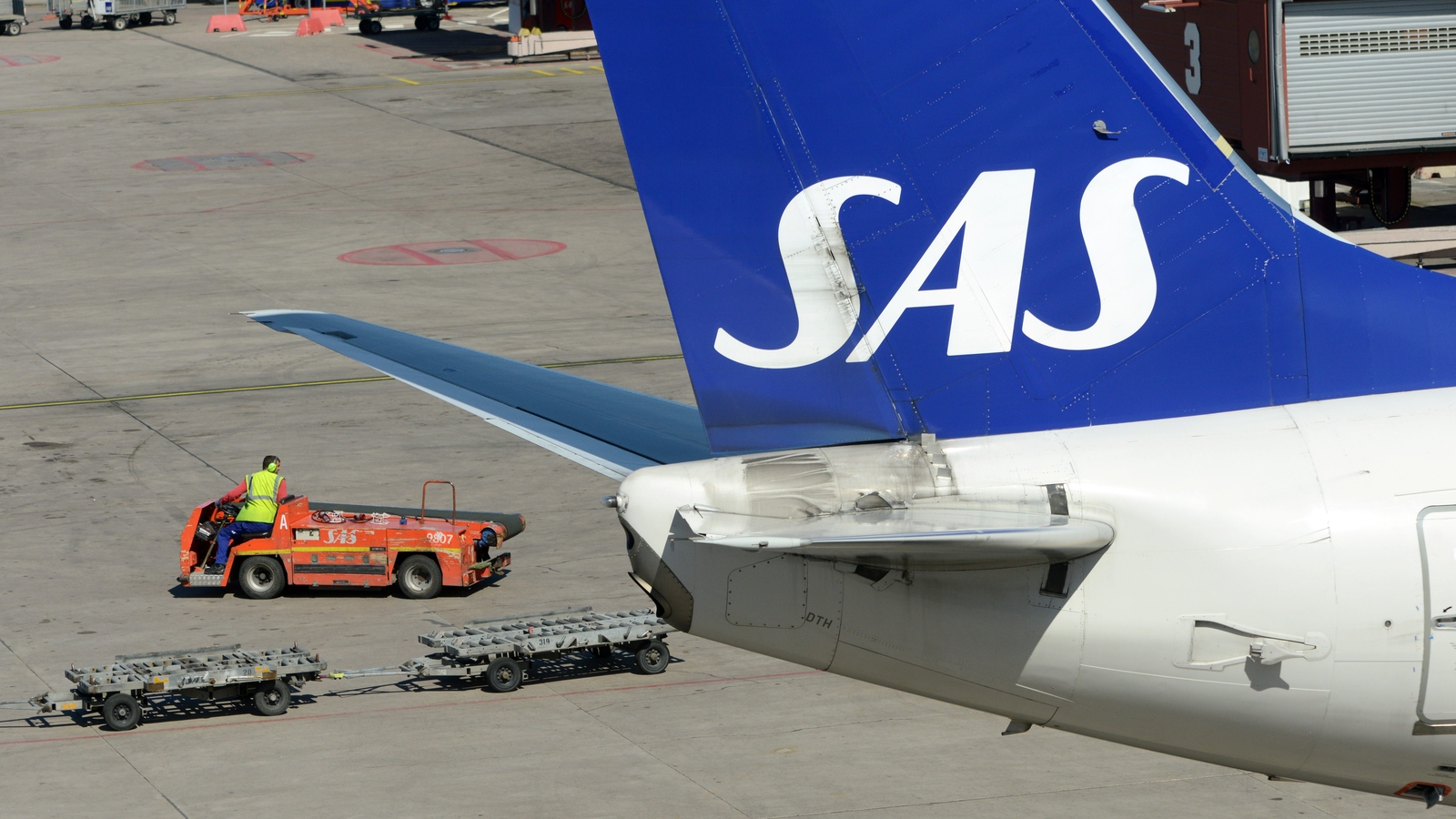 SAS pilot strike enters 12 days as talks resume