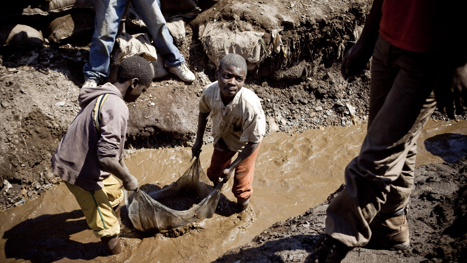 Dozens killed in Congo mine collapse