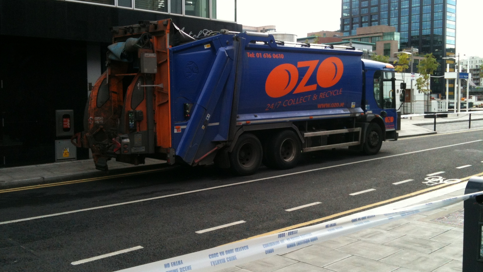 Man dies in waste disposal truck incident