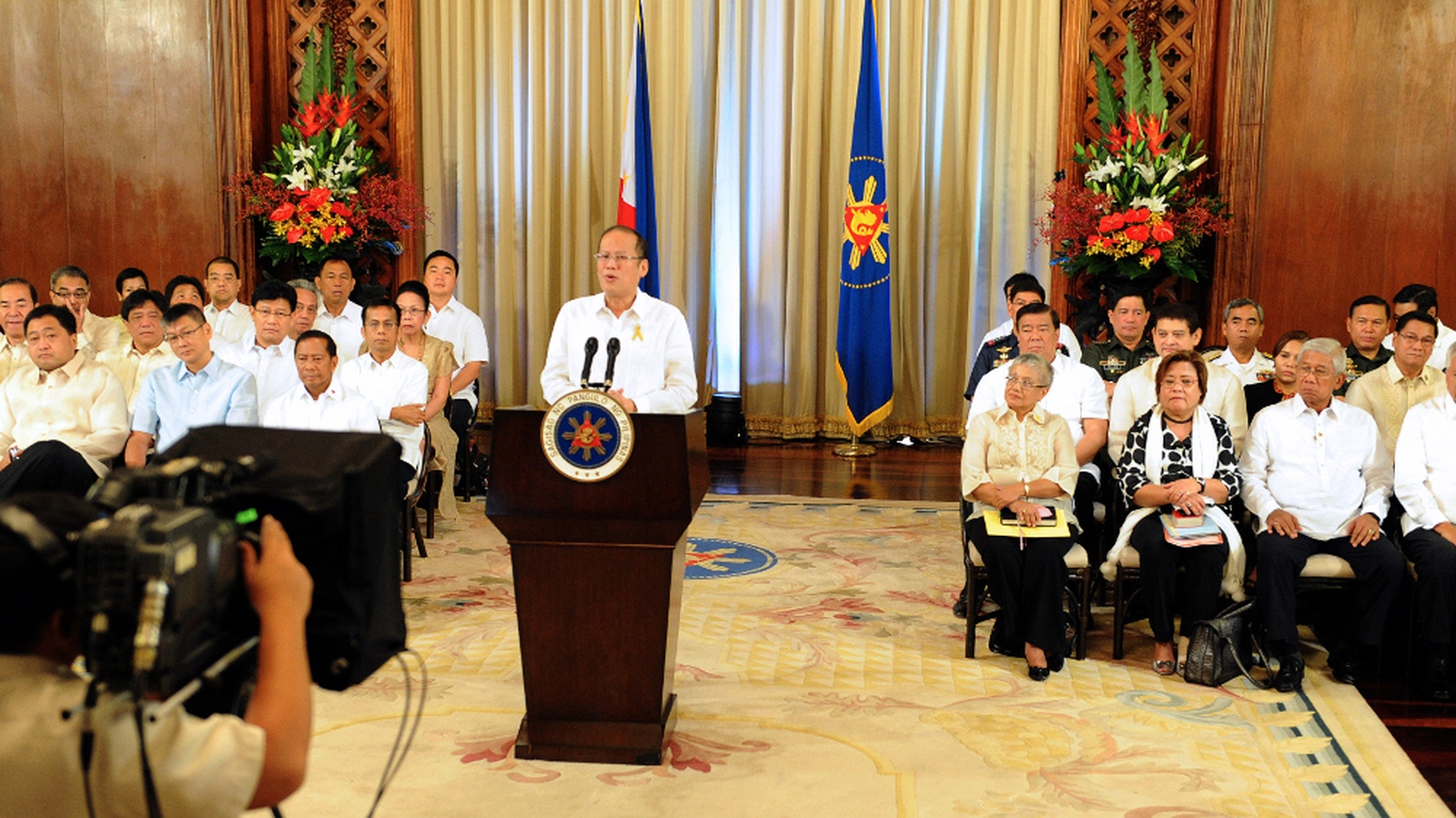 Philippine government and rebels reach peace deal