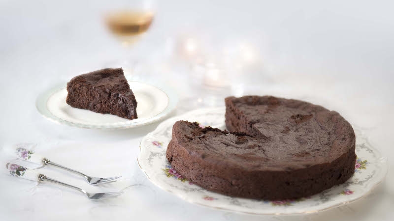 Chocolate Orange Torte with Caramelised Oranges