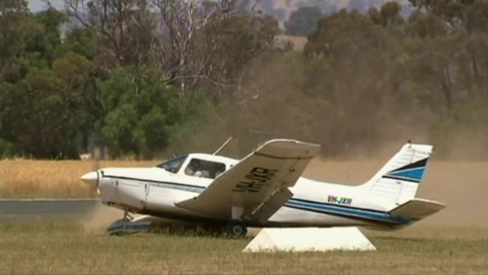 Trainee lands plane after losing wheel mid-air