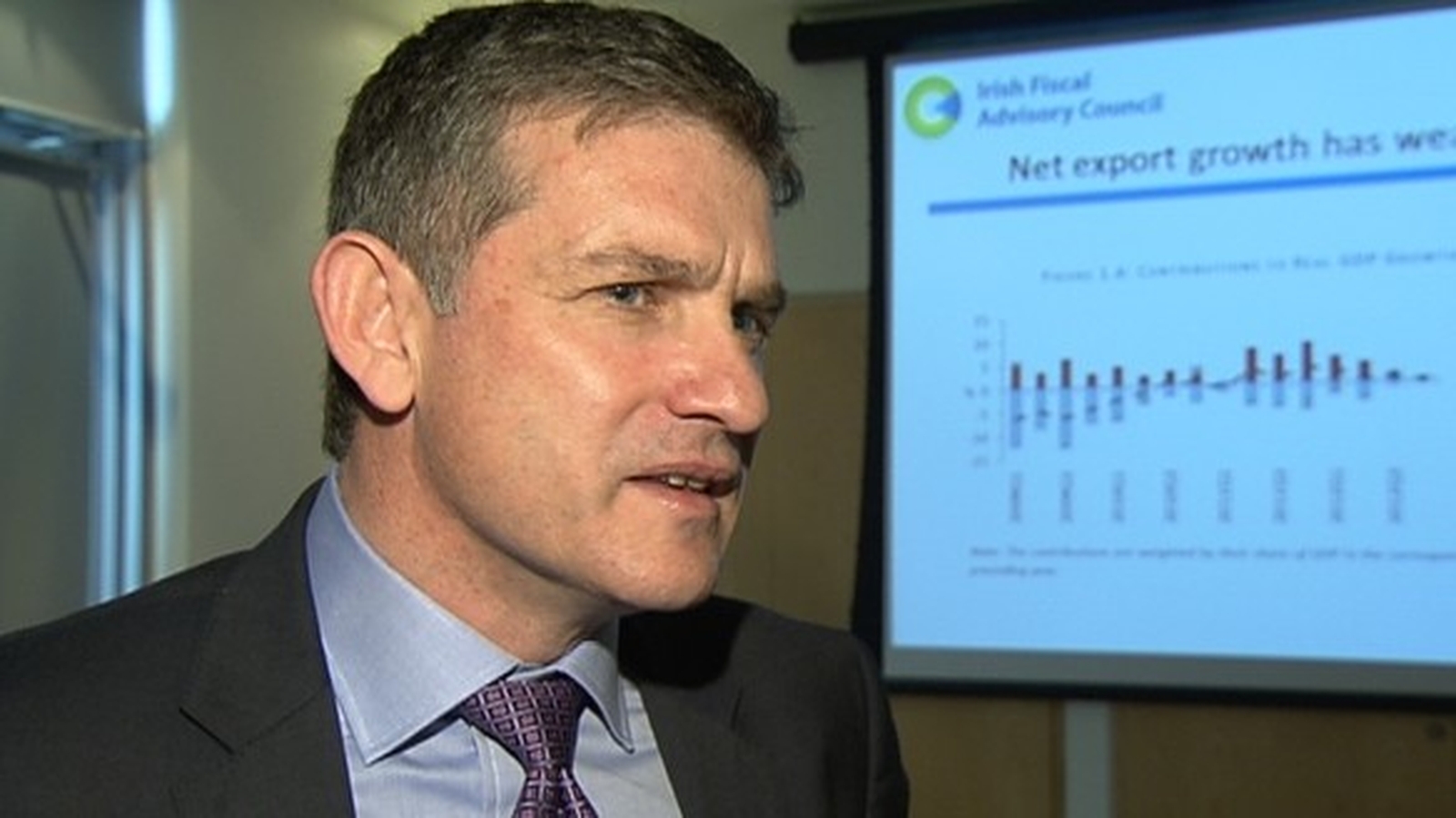 Increased risk of missing deficit target - report