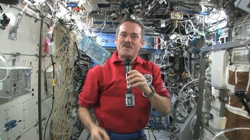 Commander Hadfield to retire from space programme