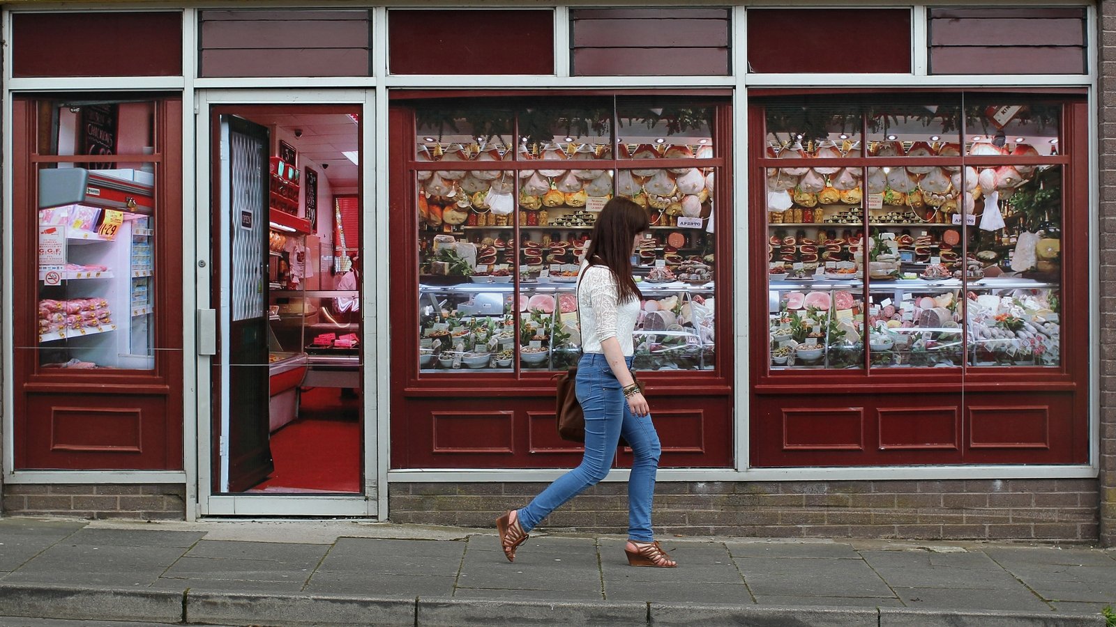 Fake shops used to make towns neater for G8