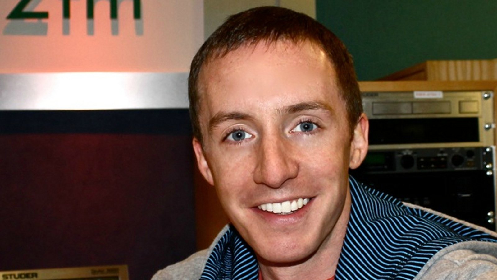 Mark McCabe to present National Chart Show on 2fm