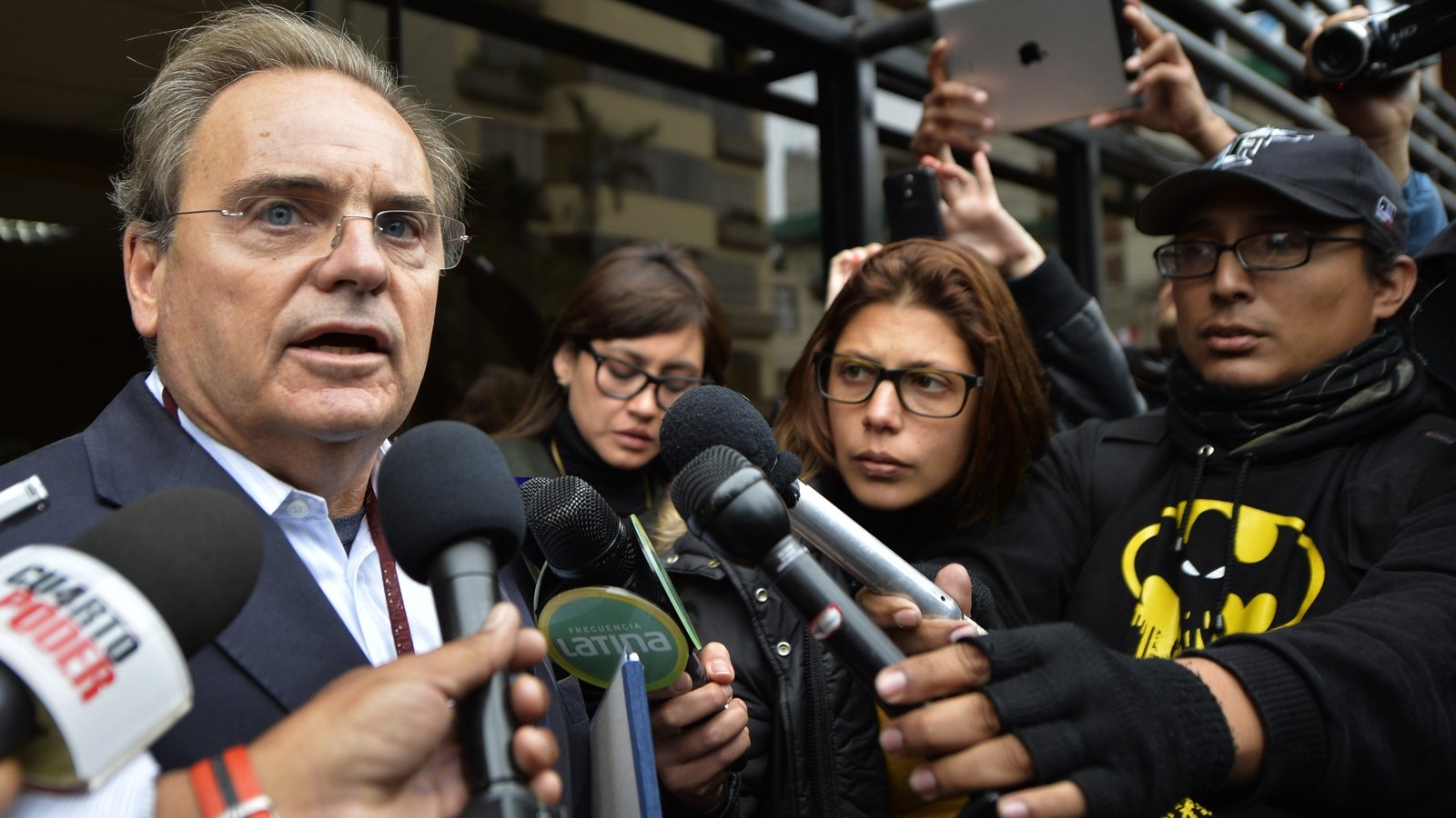 Peru pair 'threatened by drugs gang': lawyer