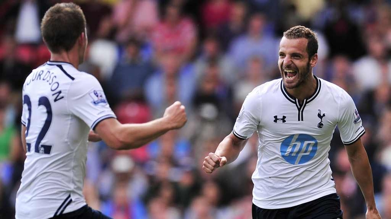 Spurs hold on for win at Palace