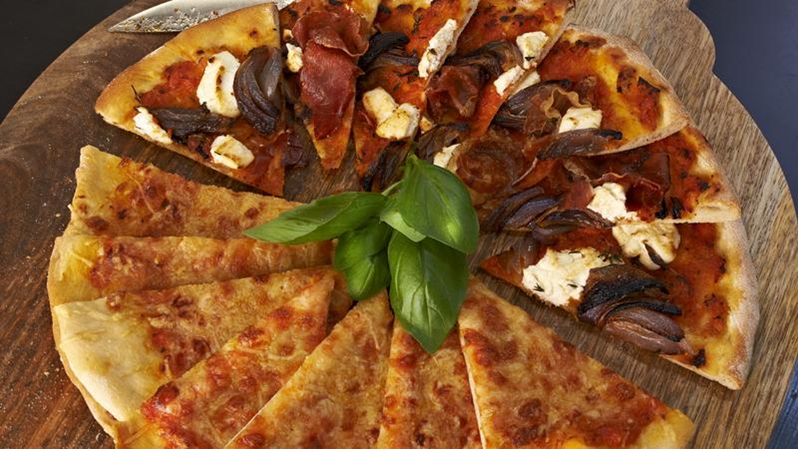 Sun-Blushed Tomato Pizza