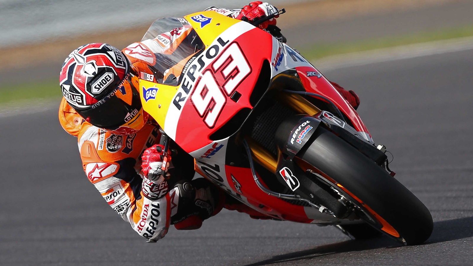 MotoGP champ Marquez suffers broken leg