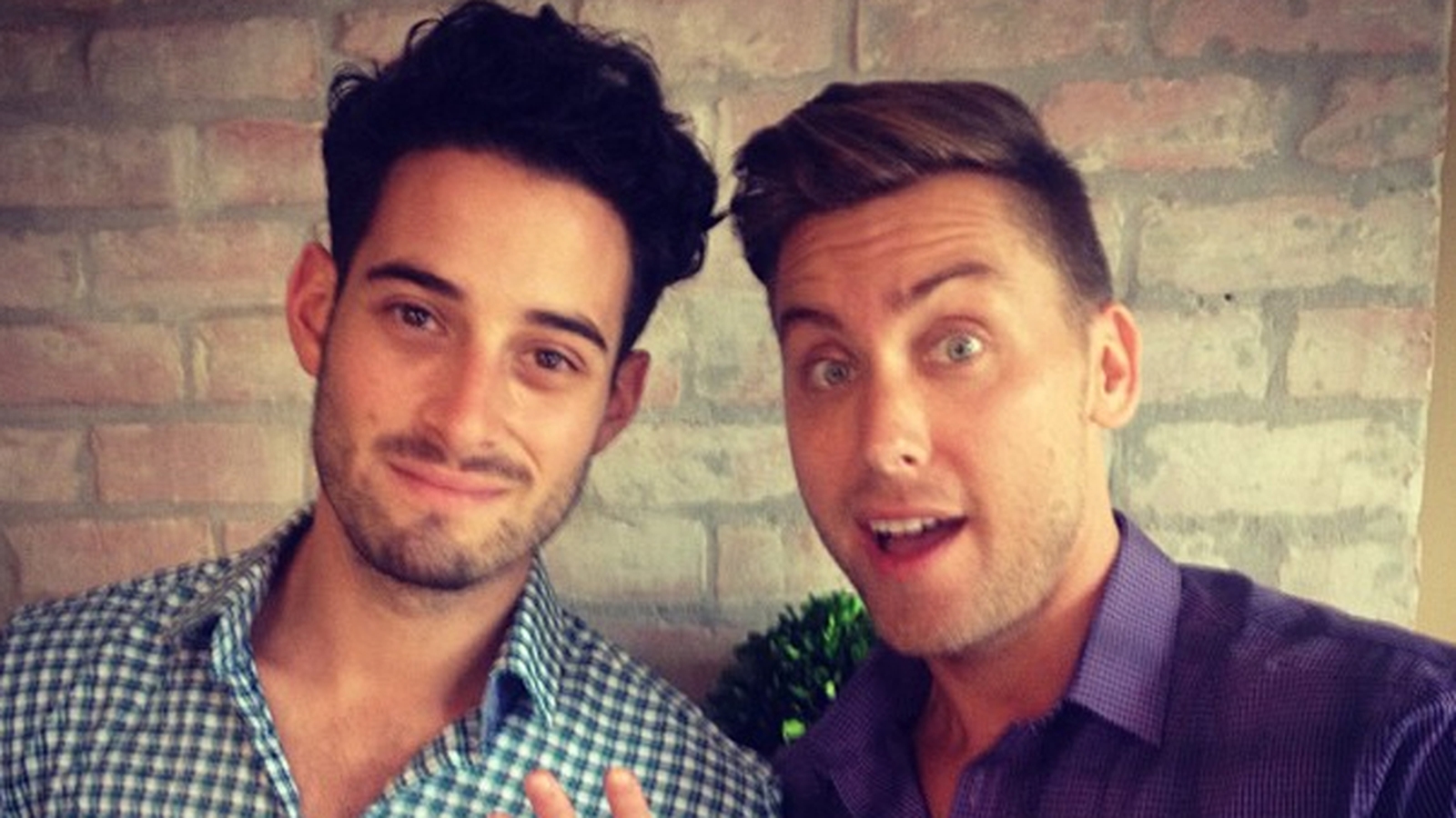 *NSYNC's Lance Bass gets engaged