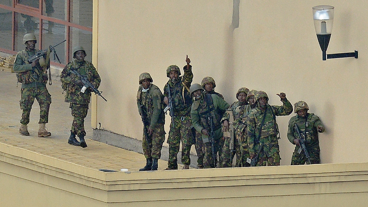 Kenyan military comb the West gate Nairobi shopping mall | Drivetime ...