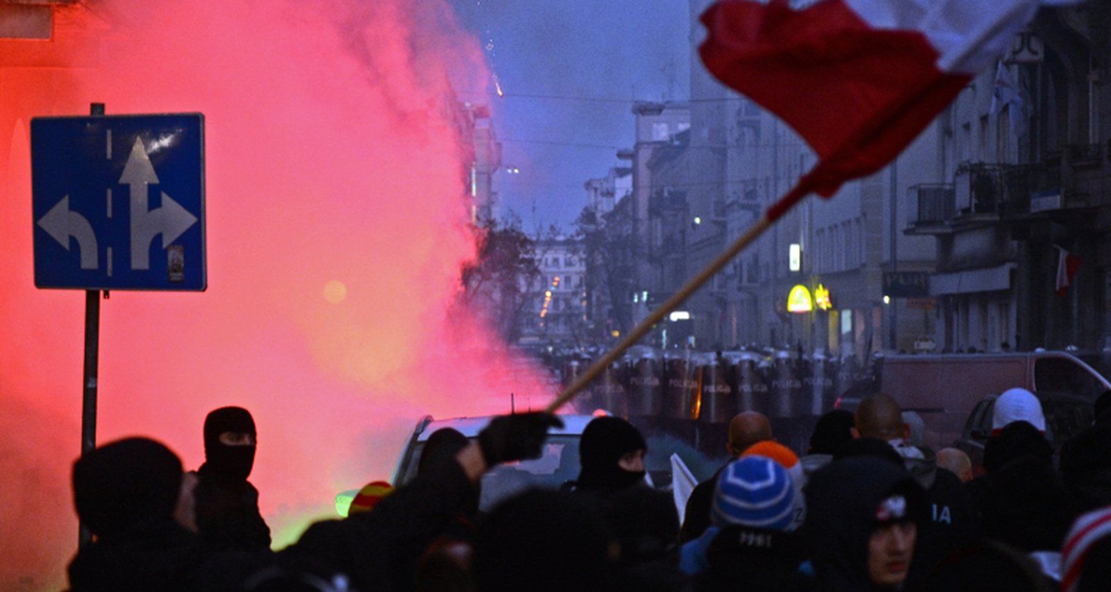 Polish riot police break up right wing protests