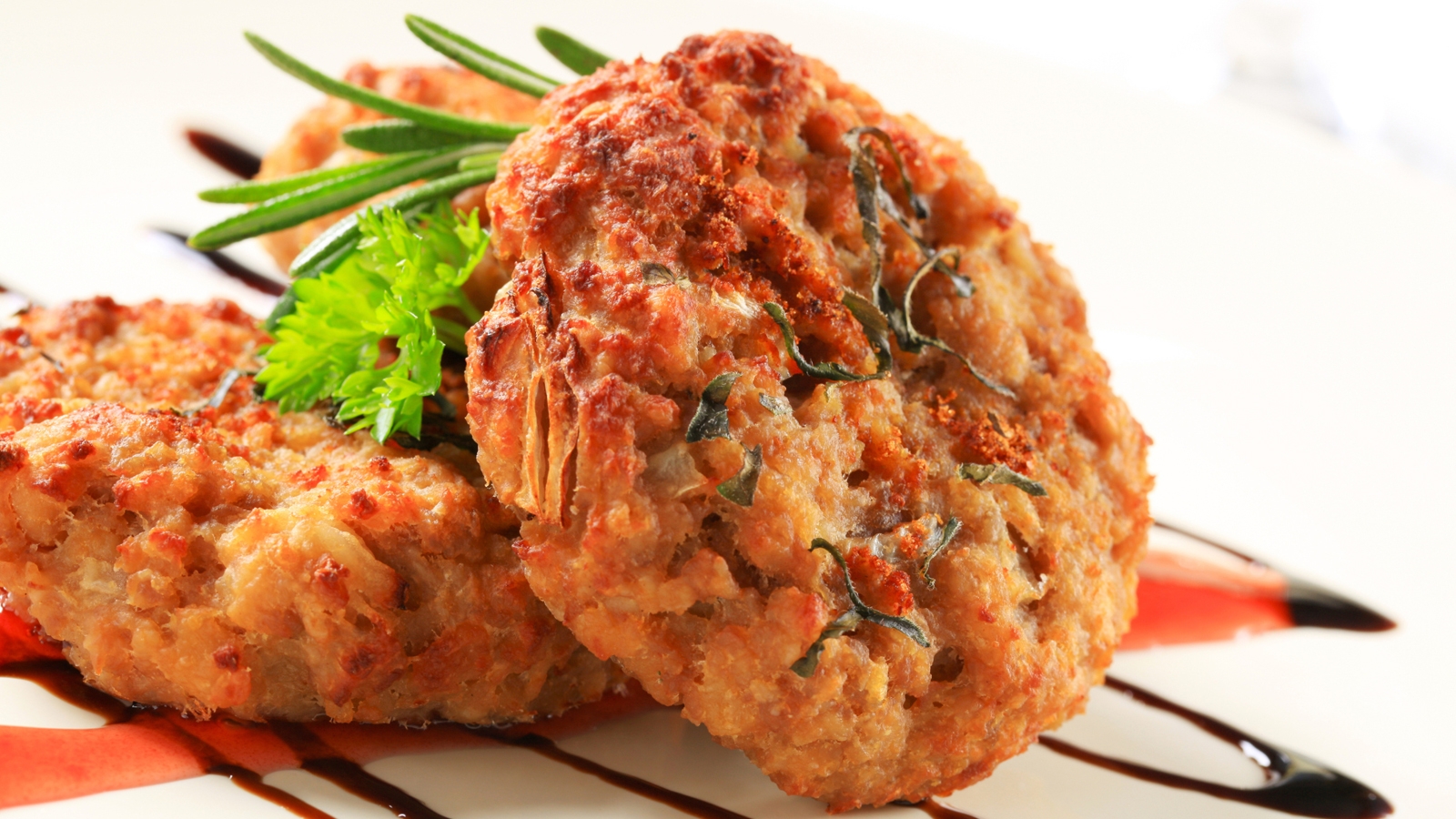 Butterbean, squash & sundried tomato burger