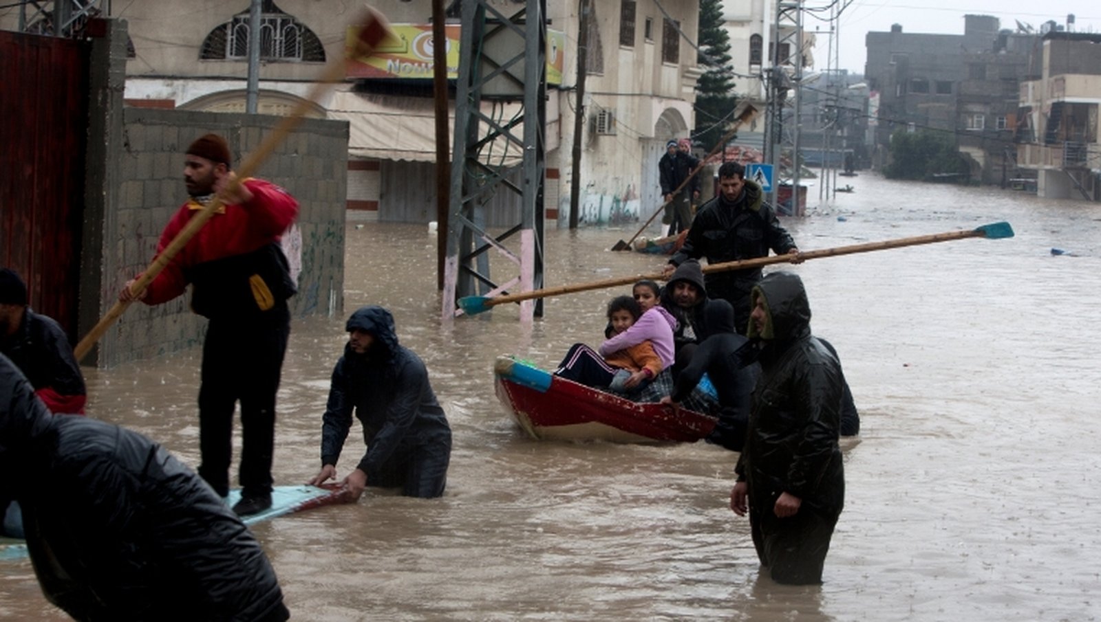 5,000 evacuated in Gaza due to floods