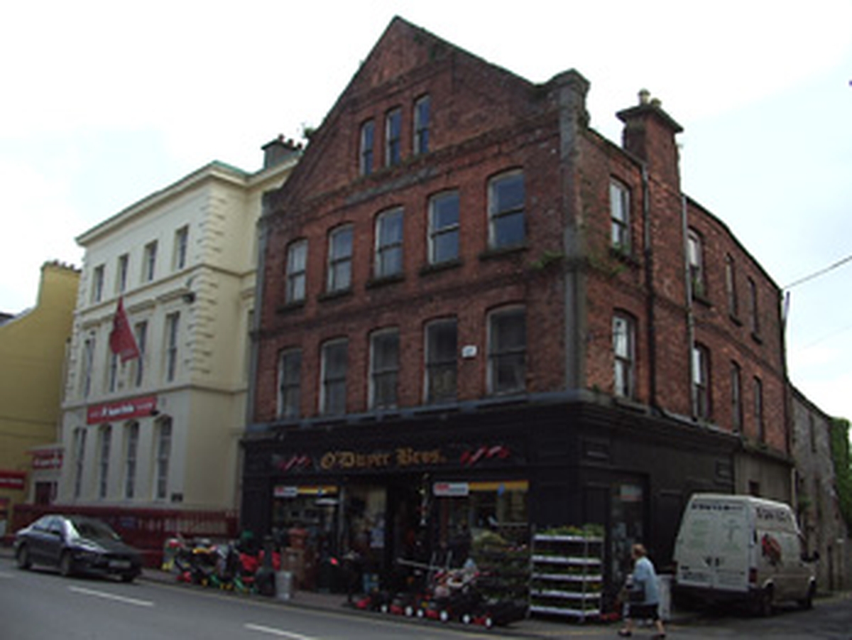 O'Dwyer Brothers Shop - Tipperary Town | CountryWide - RTÉ Radio 1