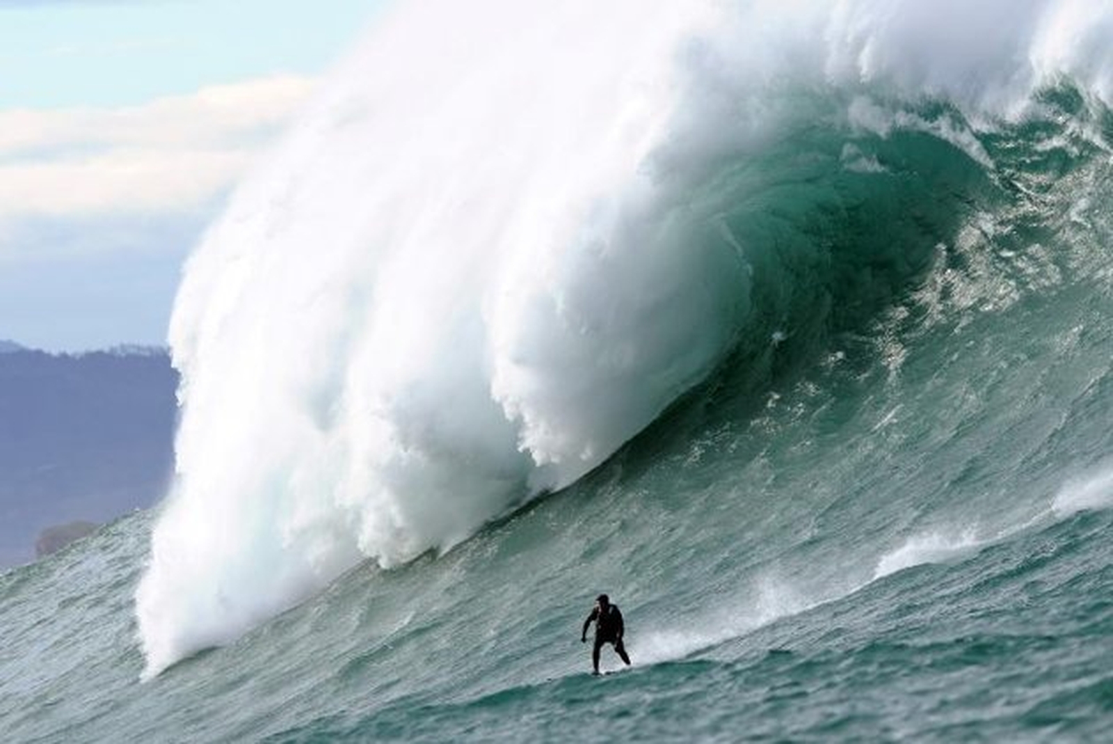 British surfer breaks his back in 60ft wave