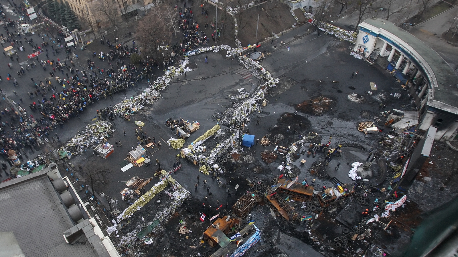 Ukrainian police launch assault on Kiev square