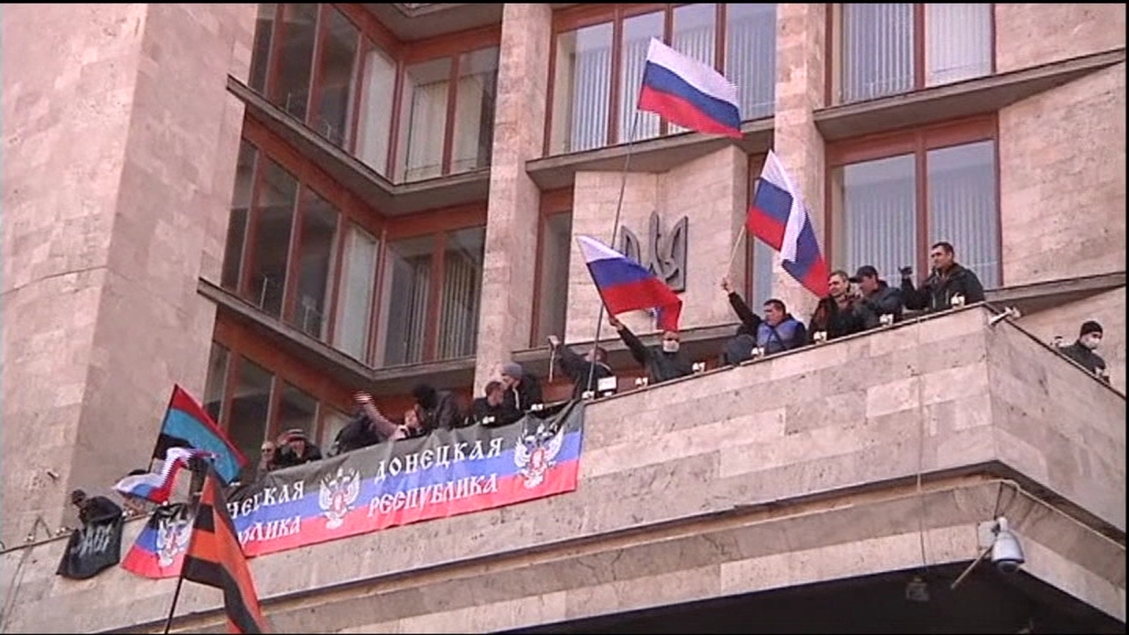 Pro-Russian protesters raid Ukraine govt buildings