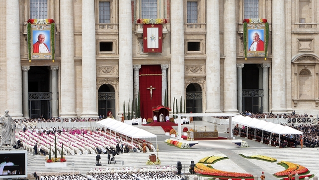 Historic canonisation of two popes