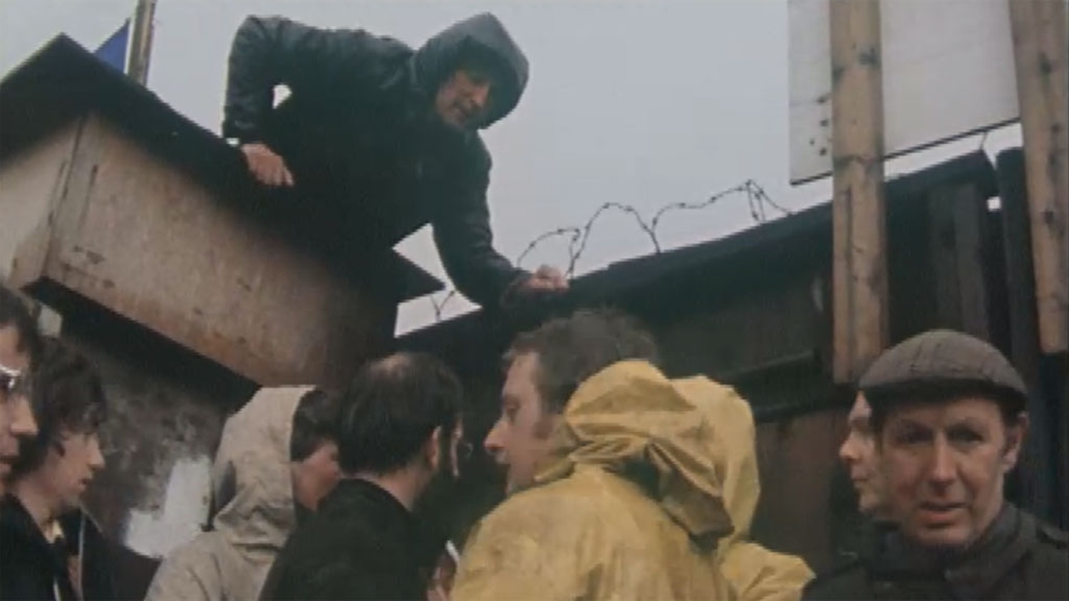 RTÉ Archives | Environment | Wood Quay Site Occupied by Friends of ...