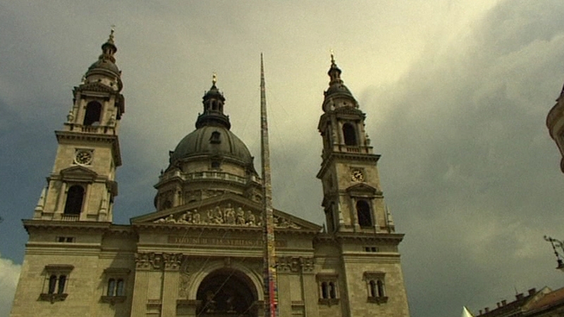 Budapest Lego tower sets new world record
