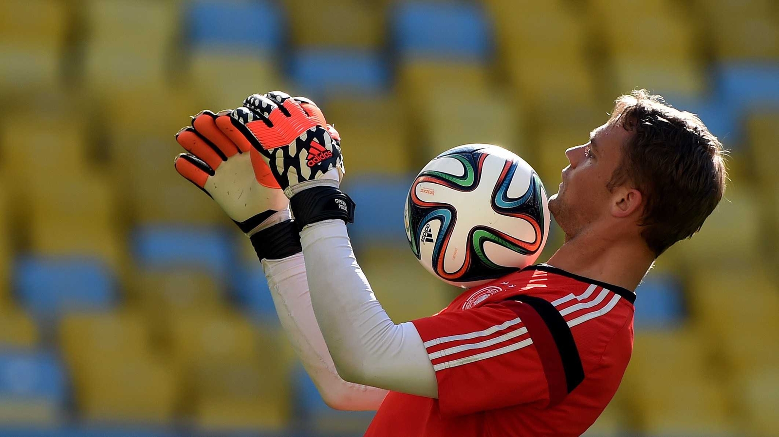 Loew has high praise for Neuer technique