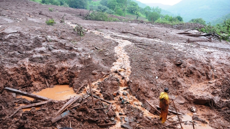 More than 100 missing after landslide in India