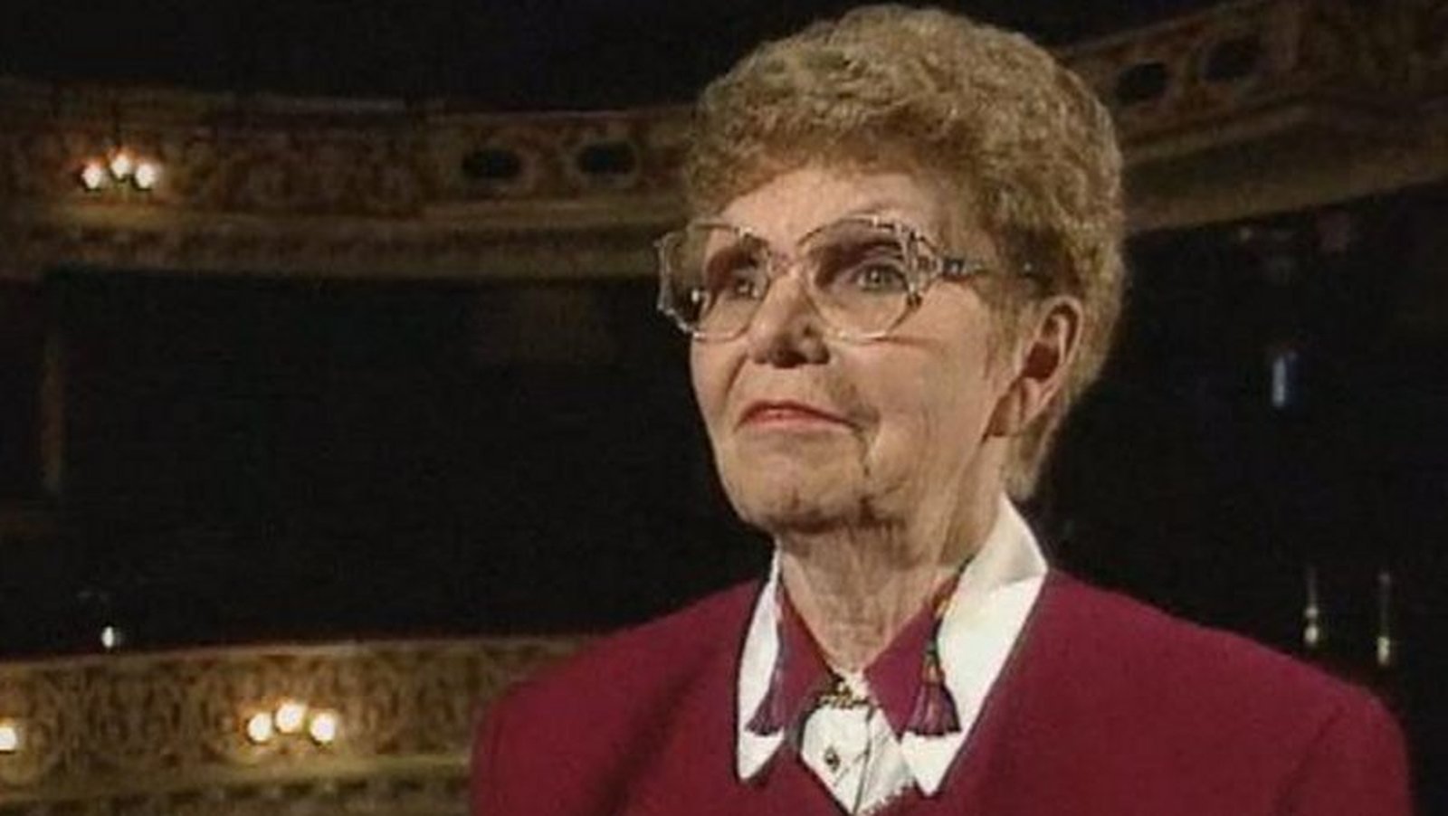 Irish theatre legend Billie Barry dies