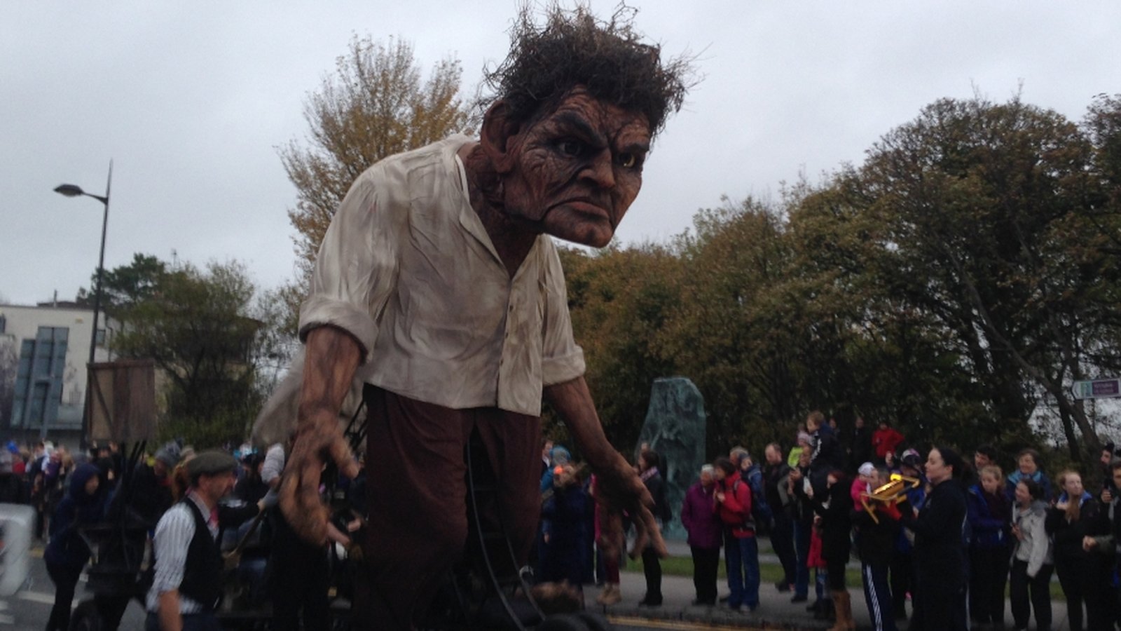 Thousands at Macnas parade in Galway