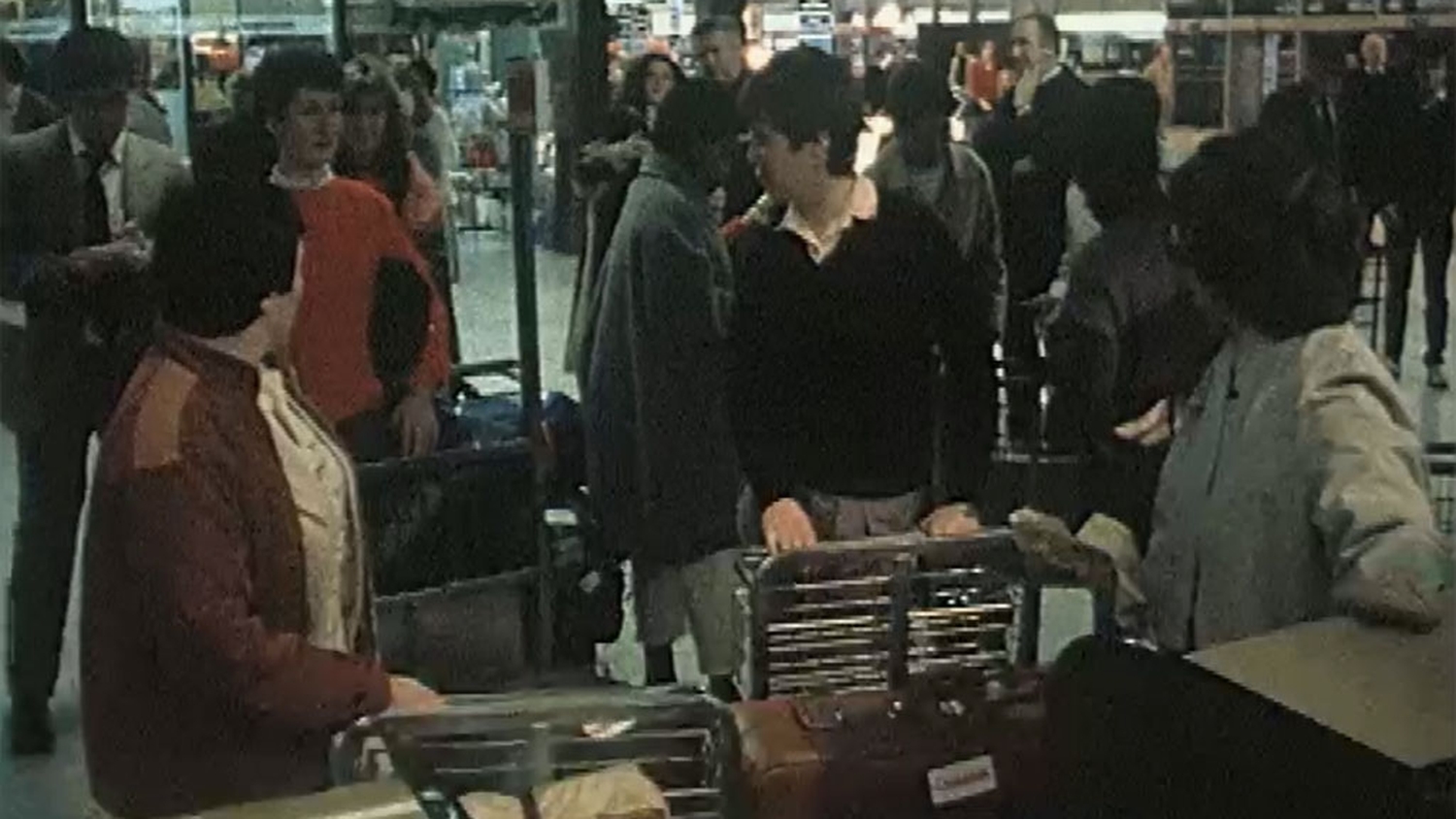 RTÉ Archives | Society | Irish Aid Volunteers Leave for Ethiopia