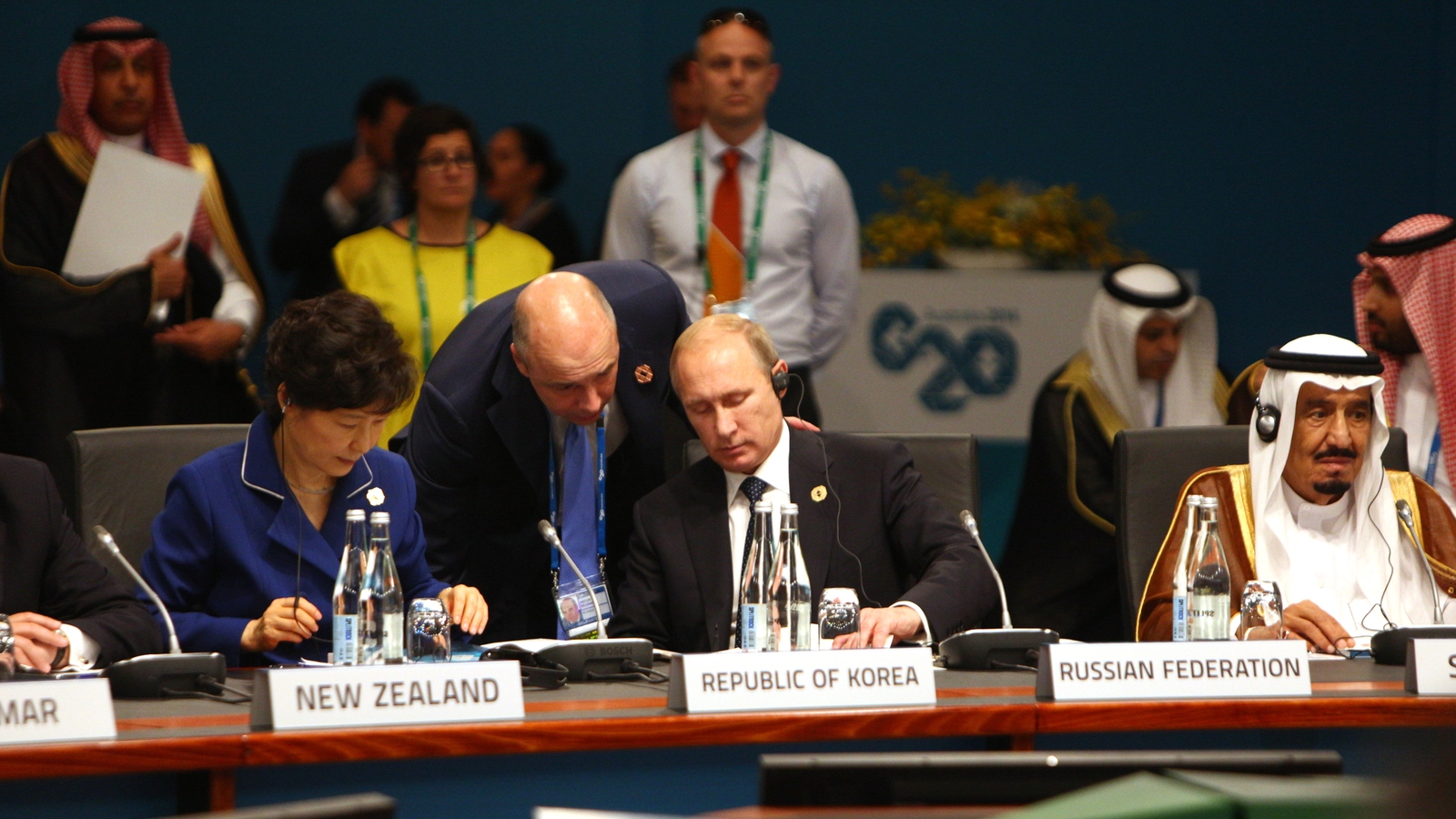 Putin to leave G20 summit early amid criticism