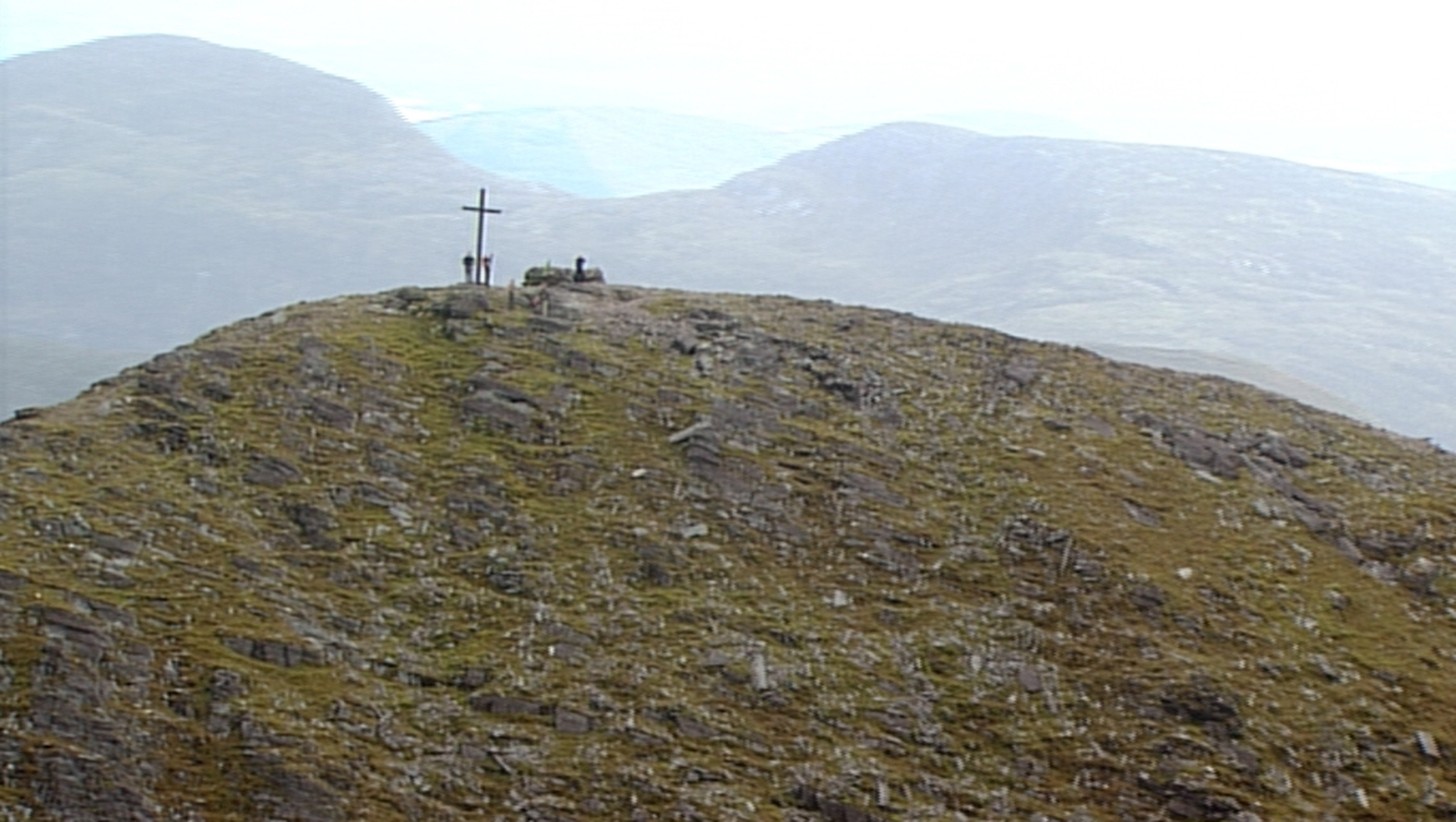 Iconic cross on Carrauntoohil cut down