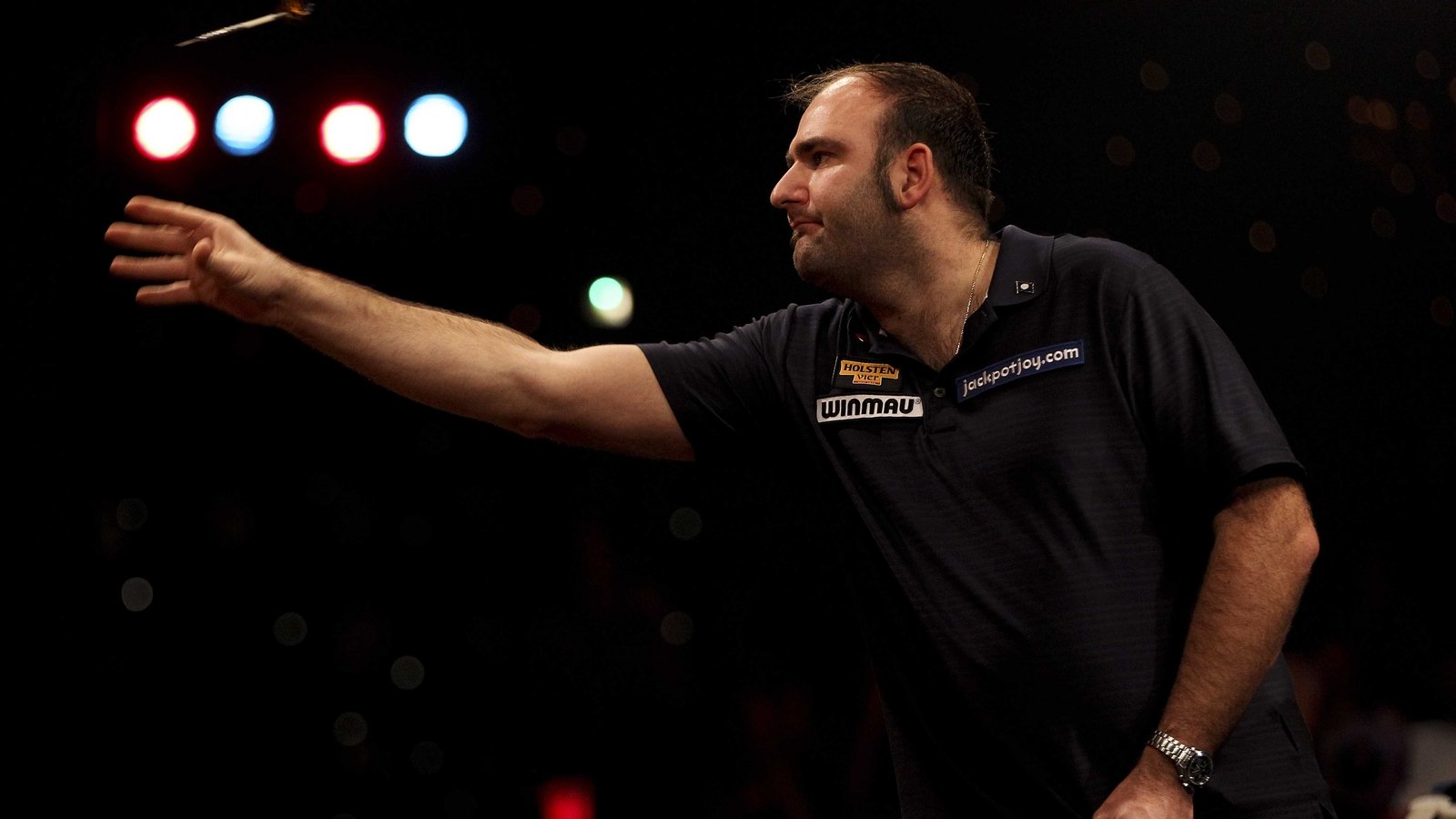 Scott Waites progresses to second round