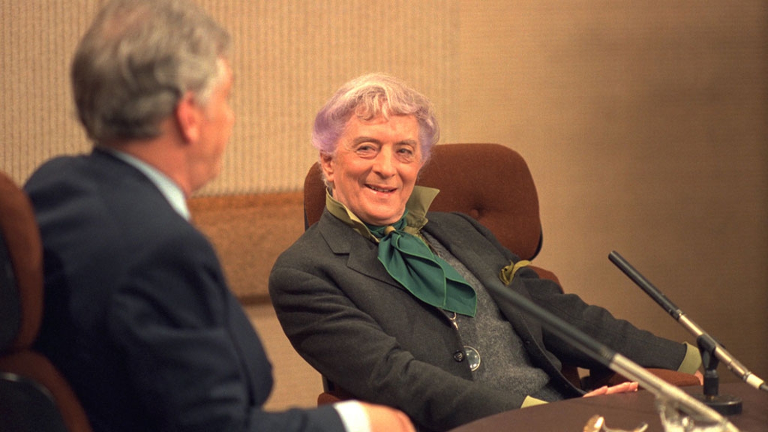 RTÉ Archives | Arts and Culture | Quentin Crisp - Writer, Performer and ...