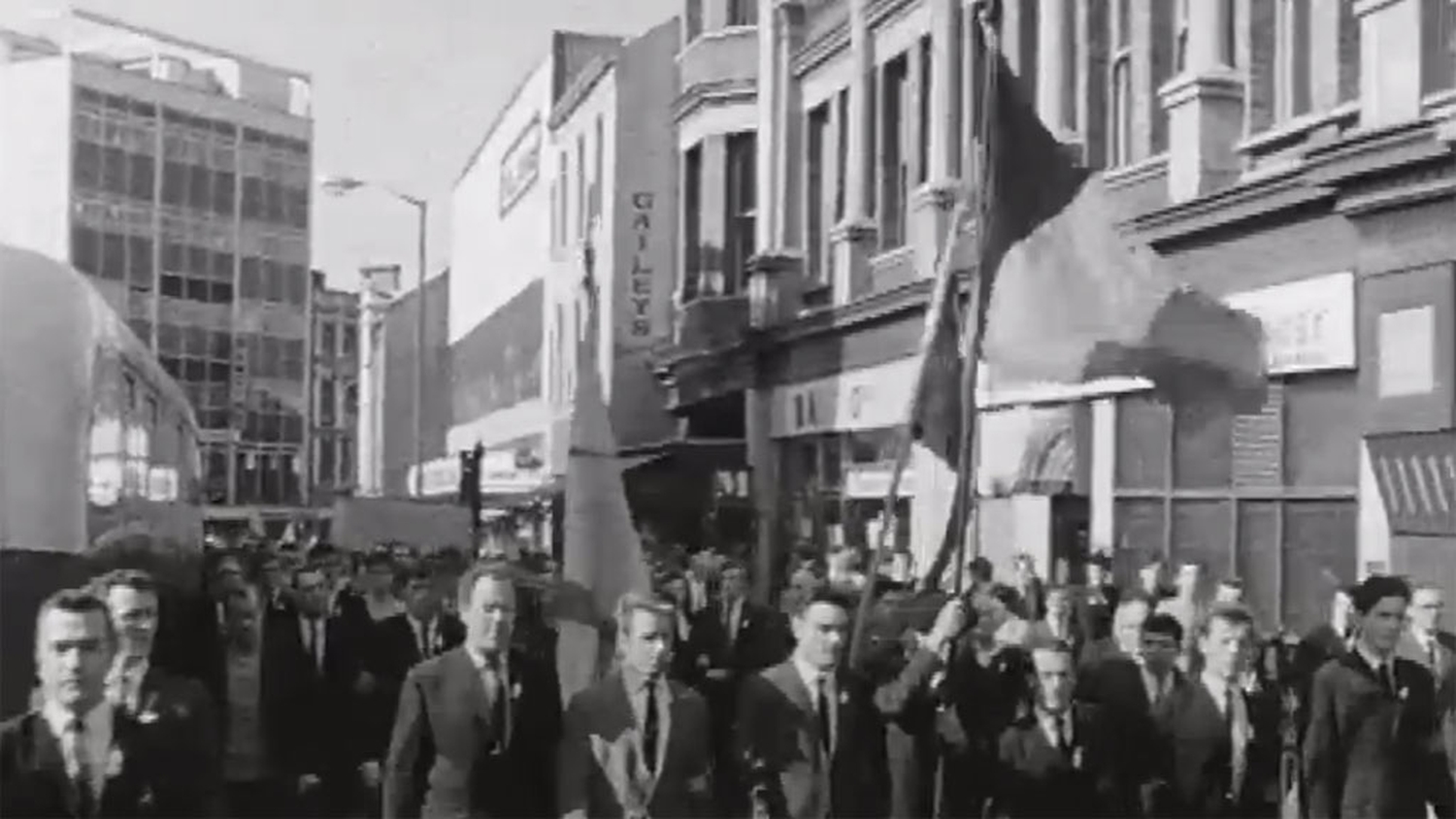 RTÉ Archives | War and Conflict | Tricolour Carried in Easter Parade