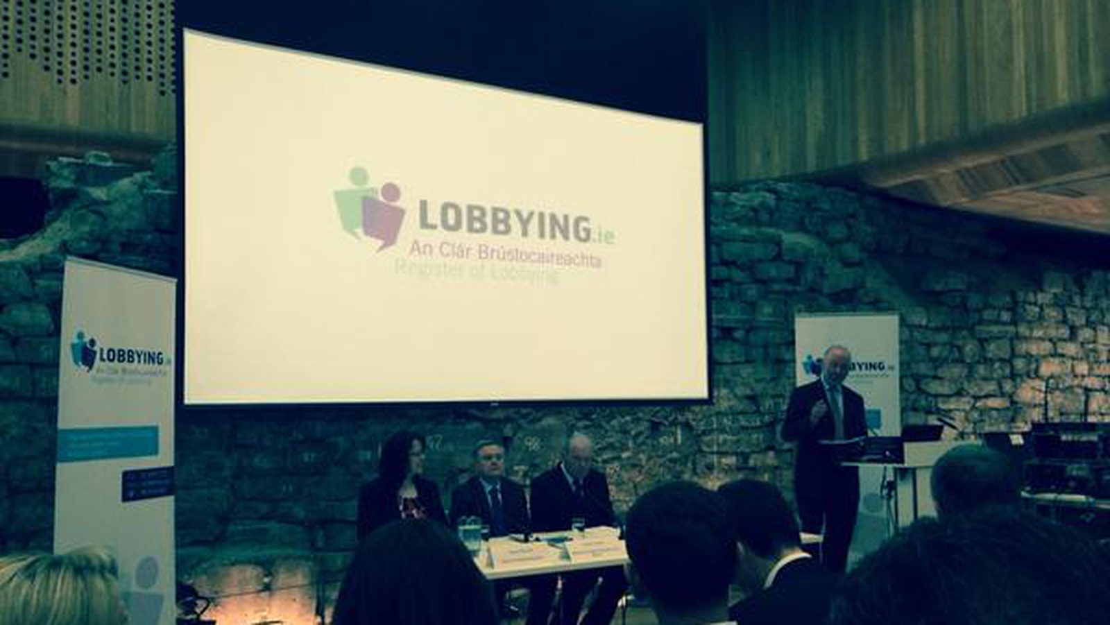 1,000 registrations for new lobbying register